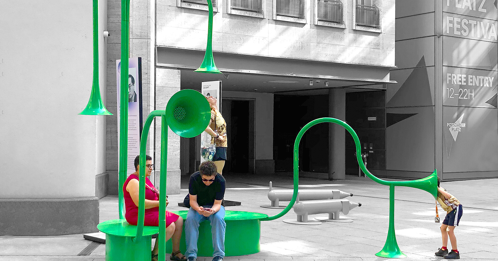 Eisat GmbH: Yuri Suzuki - "Sonic Seating" am Potsdamer Platz